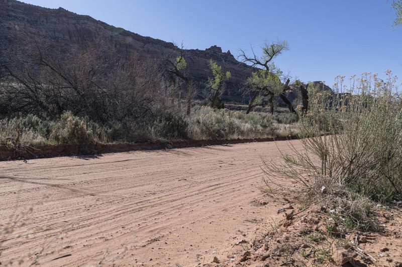 Utah Desert Red Rock Off-Road Track HDRi Maps and Backplates