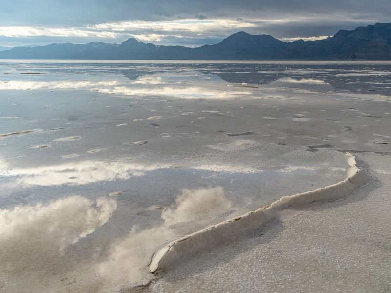Utah Desert: Sunlit Salt Deposits in the Sunshine HDRi Maps and Backplates