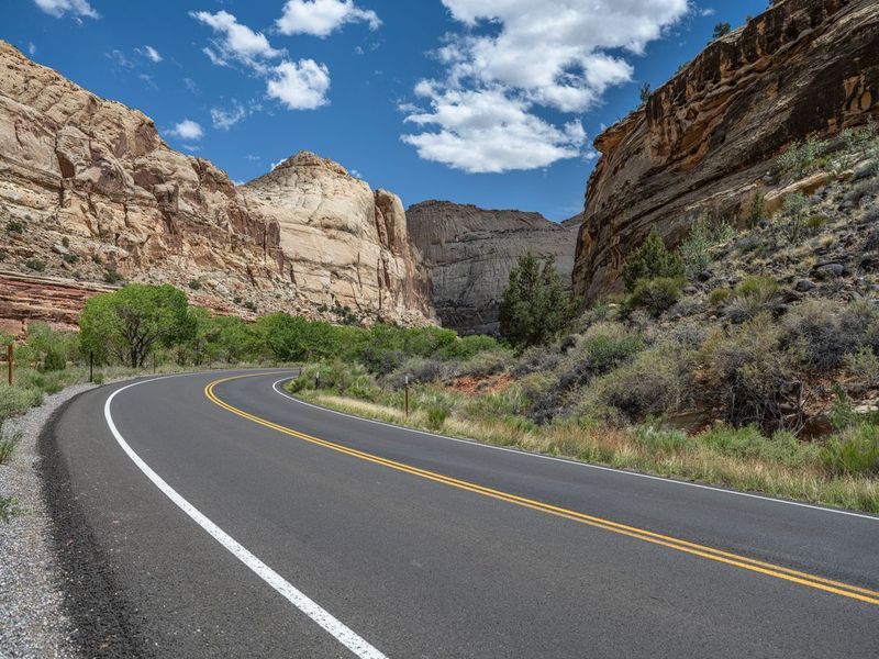 Utah Landscape: An Open Road with Asphalt - HDRi Maps and Backplates
