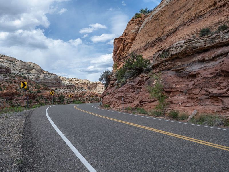 Utah Landscape: Road and Nature HDRi Maps and Backplates
