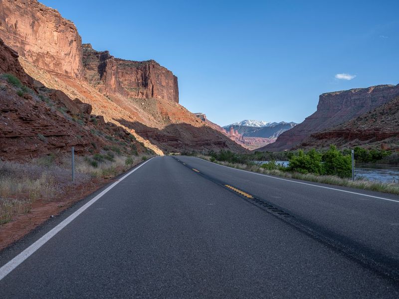 Utah Landscape: A Straight Road on Asphalt HDRi Maps and Backplates