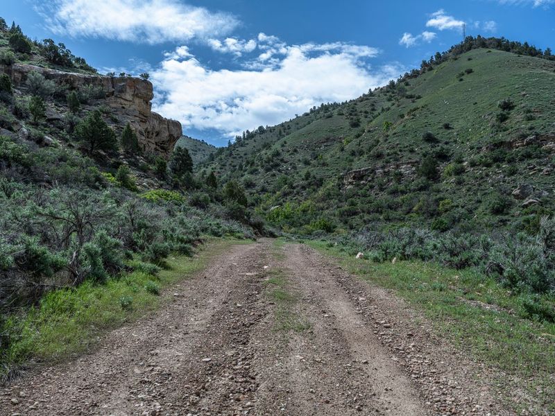 Utah Landscape: A Straight Road Through Mountains and Nature HDRi Maps ...