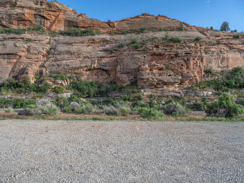 Utah Landscape: Clear Sky Over the USA HDRi Maps and Backplates