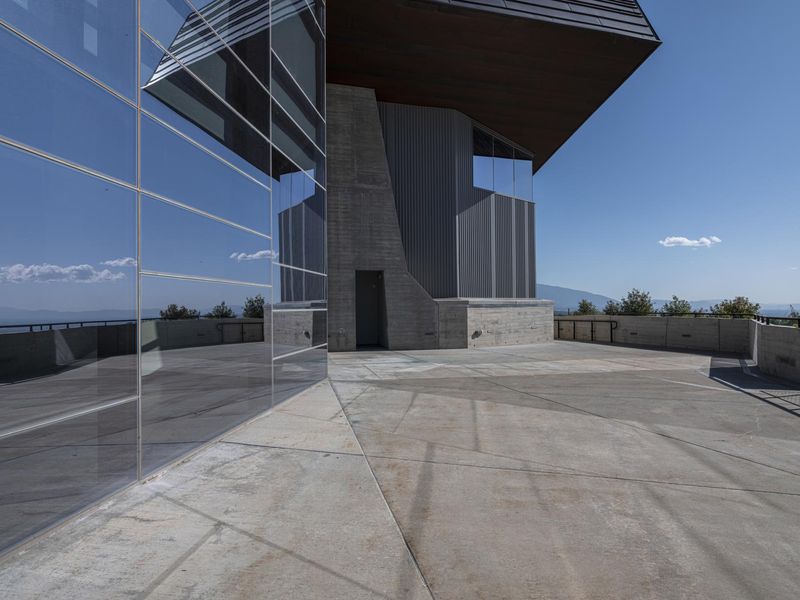 Utah Modern Architecture Building with Glass Wall HDRi Maps and Backplates Utah Modern Architecture Building with Glass Wall HDRi Maps and Backplates
