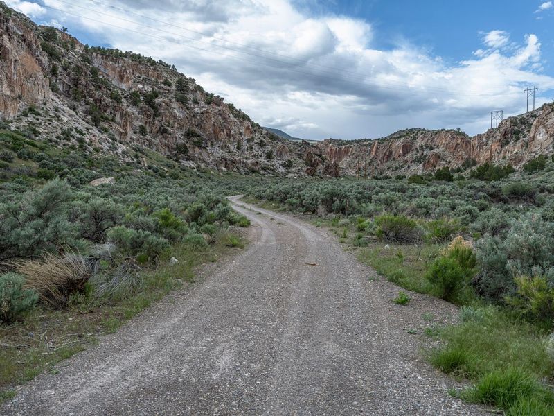 Utah Mountain Day: Scenic Road Through Nature HDRi Maps and Backplates