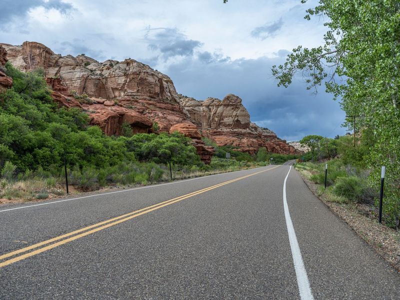 Utah Road Landscape under Clear Skies HDRi Maps and Backplates