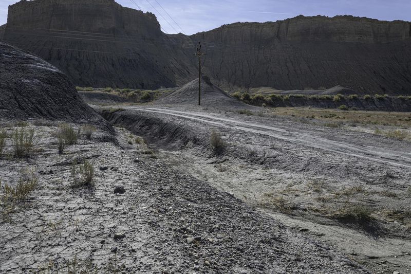 Utah USA: Dirt Road through Red Rock Landscape HDRi Maps and Backplates