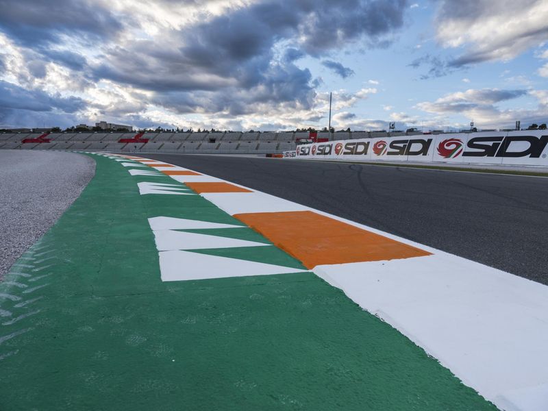 Valencia Race Track: Asphalt, Day, and Clouds HDRi Maps and Backplates