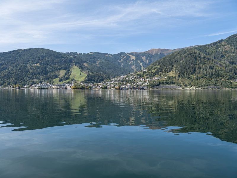 Zell am See: Overlooking a Clear Lake HDRi Maps and Backplates