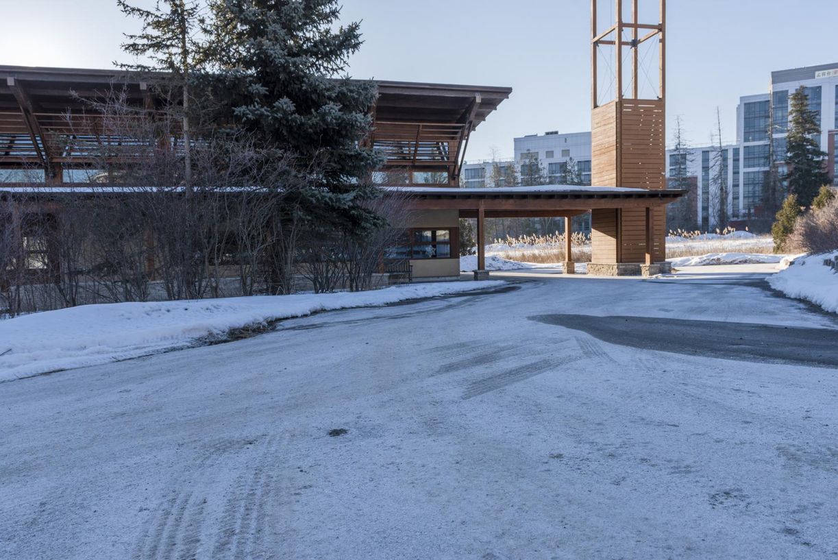 Winter Architecture in Ontario City